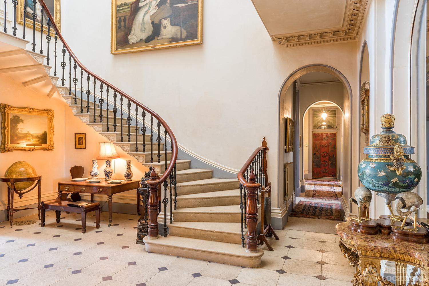 Hanbury House Shoot Location | Fresh Locations