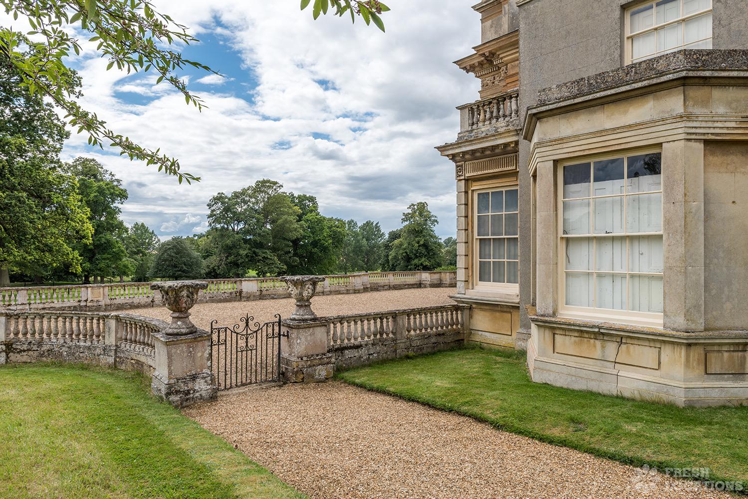 Hanbury House Shoot Location | Fresh Locations