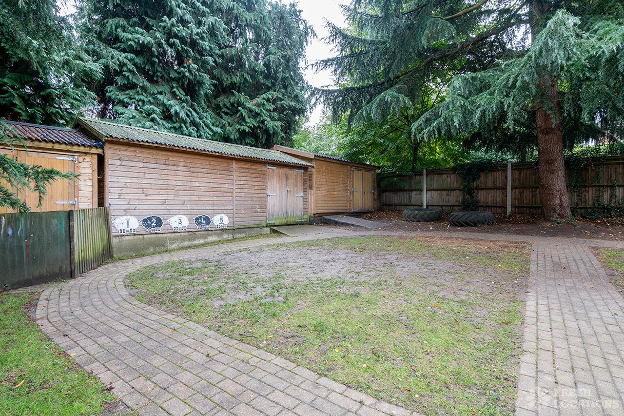 West Rise School Shoot Location | Fresh Locations