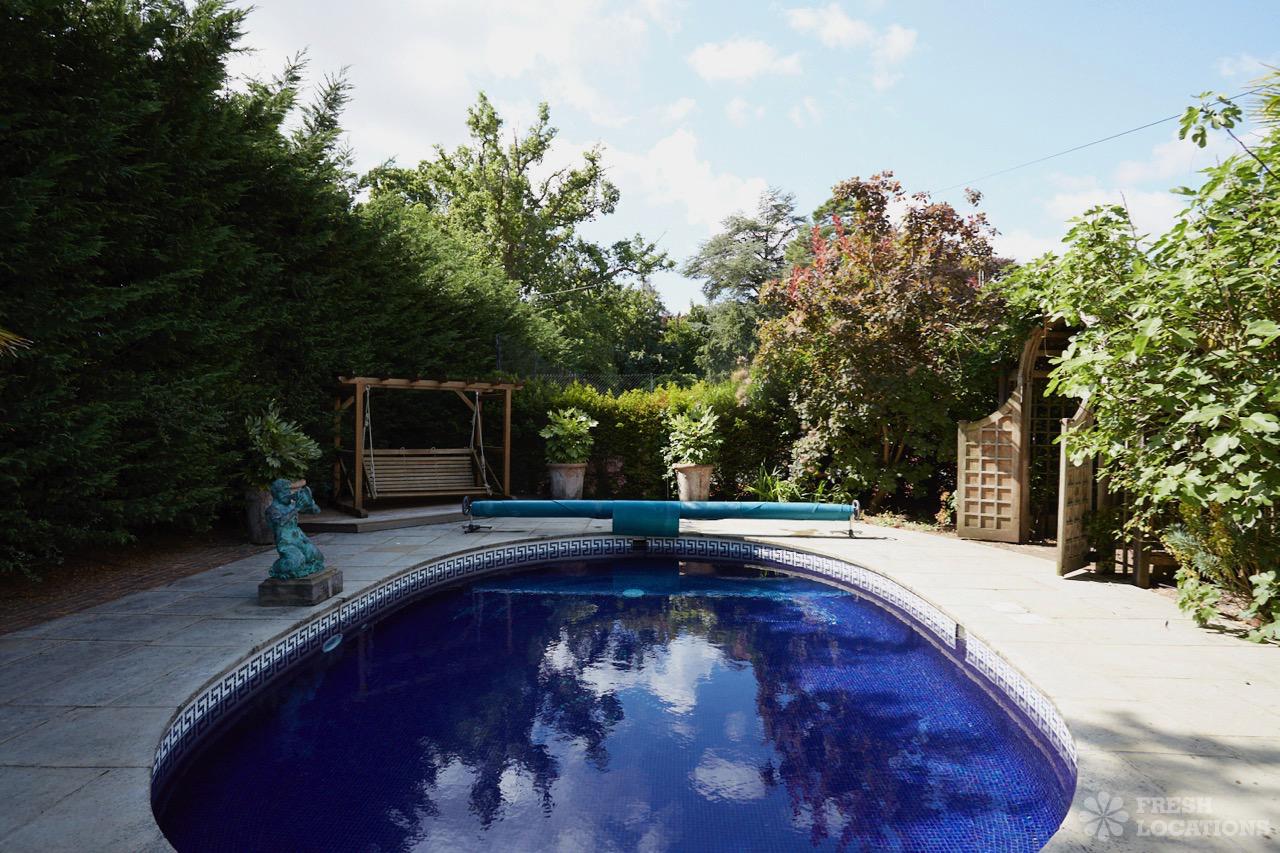 Burnham Manor Shoot Location | Fresh Locations
