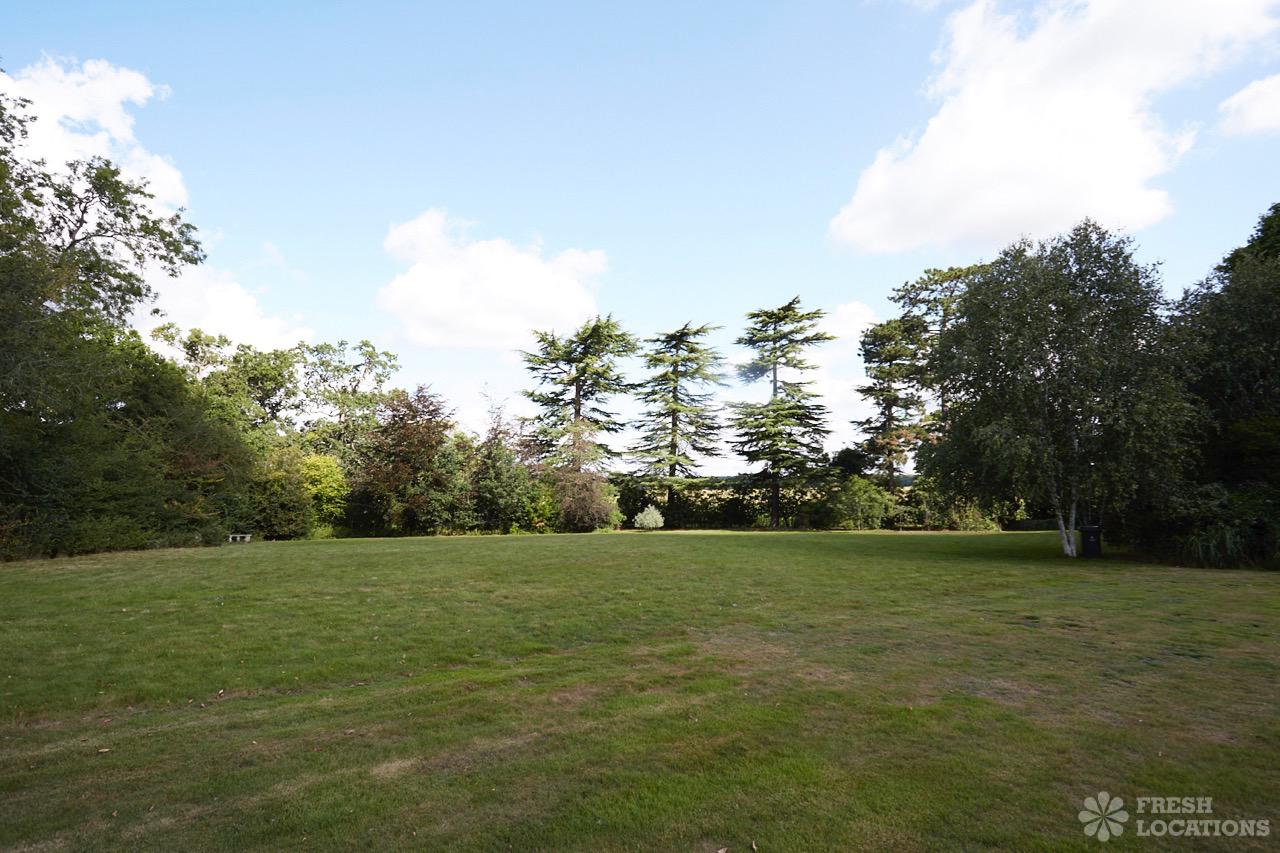 Burnham Manor Shoot Location | Fresh Locations