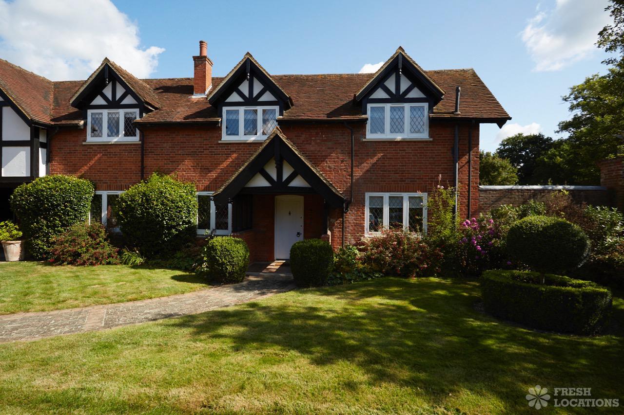 Burnham Manor Shoot Location | Fresh Locations