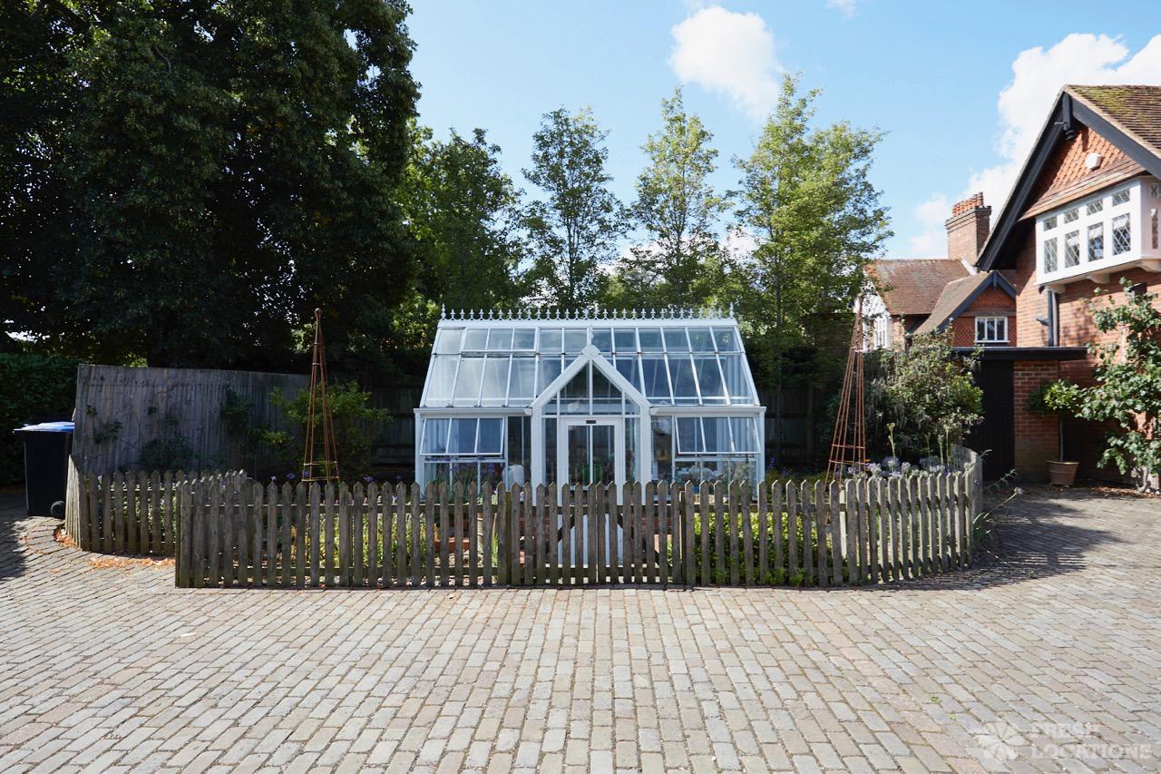 Burnham Manor Shoot Location | Fresh Locations