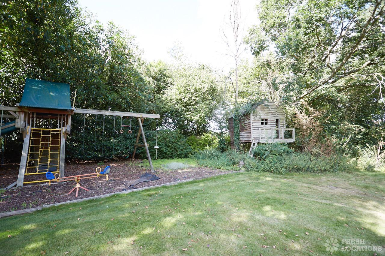 Burnham Manor Shoot Location | Fresh Locations