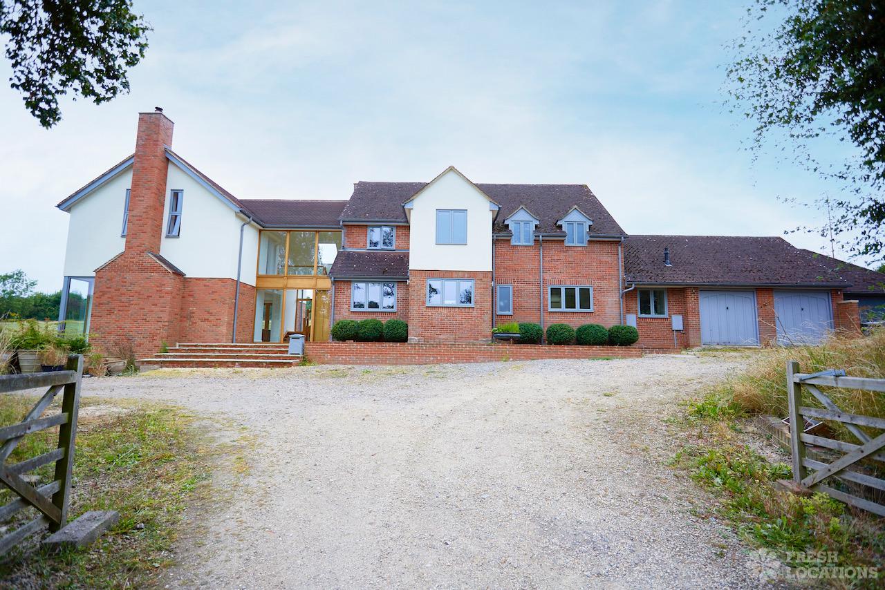 Bledlow Farm House Shoot Location | Fresh Locations