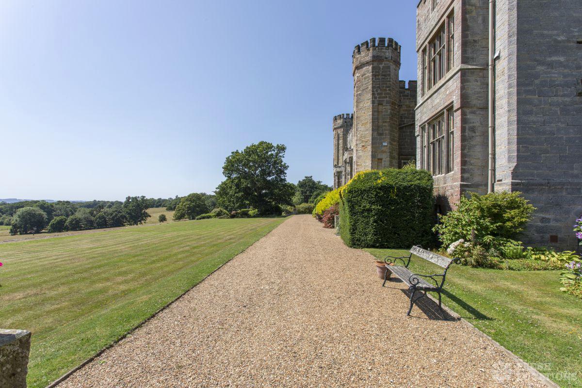 Fitzgerald Castle Shoot Location | Fresh Locations