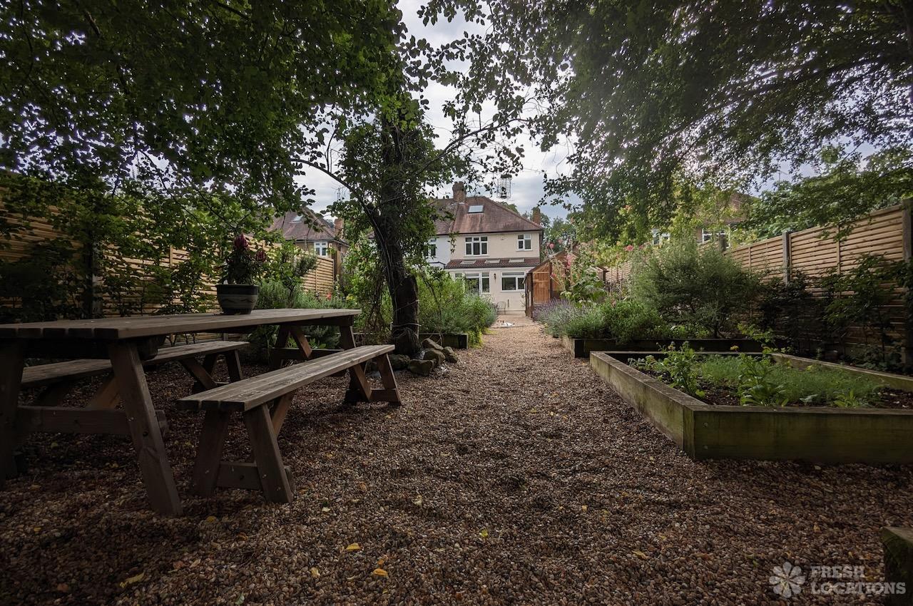 Pickhurst Shoot Location | Fresh Locations